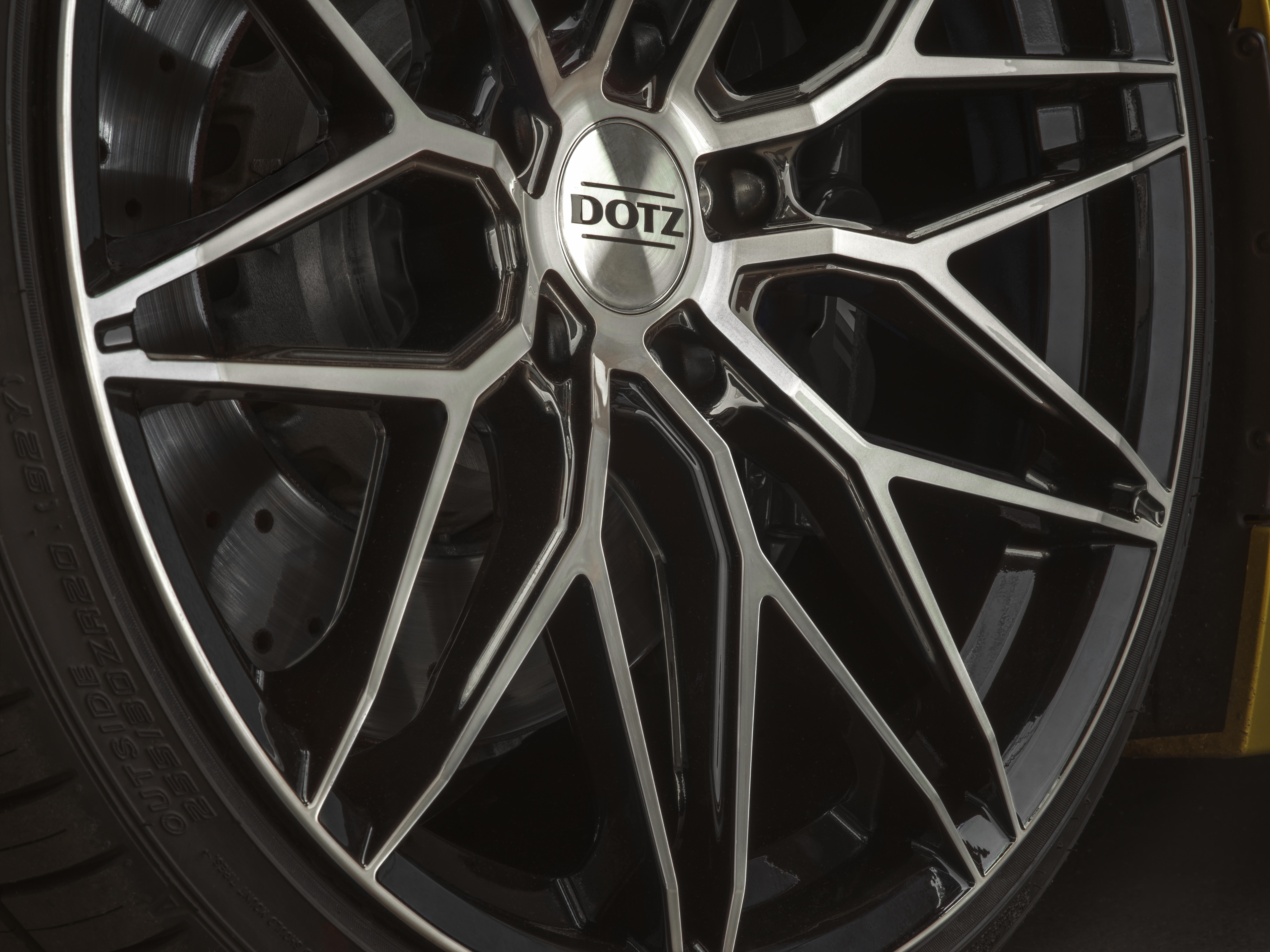 DOTZ Suzuka dark | DOTZ Wheels